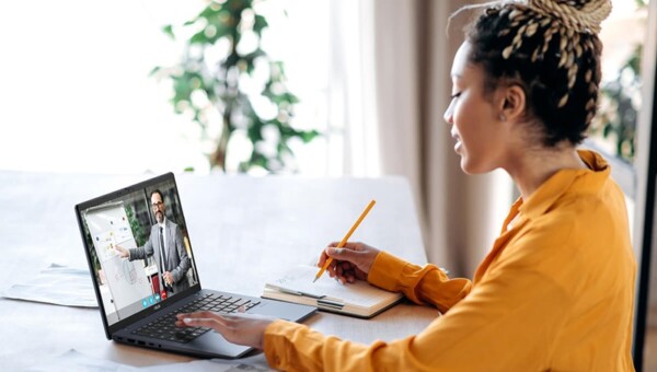 8 Cara Membuat Portofolio Digital: Tips Pro untuk Content Creator ...